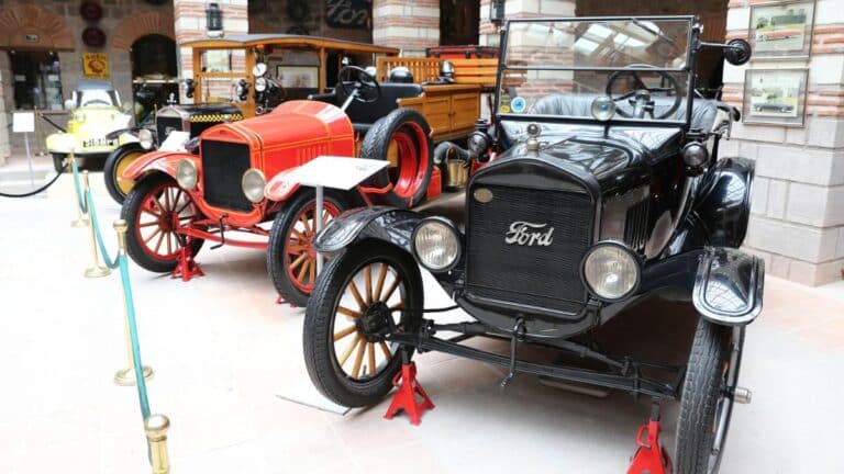 Here's What Travel Was Like 100 Years Ago