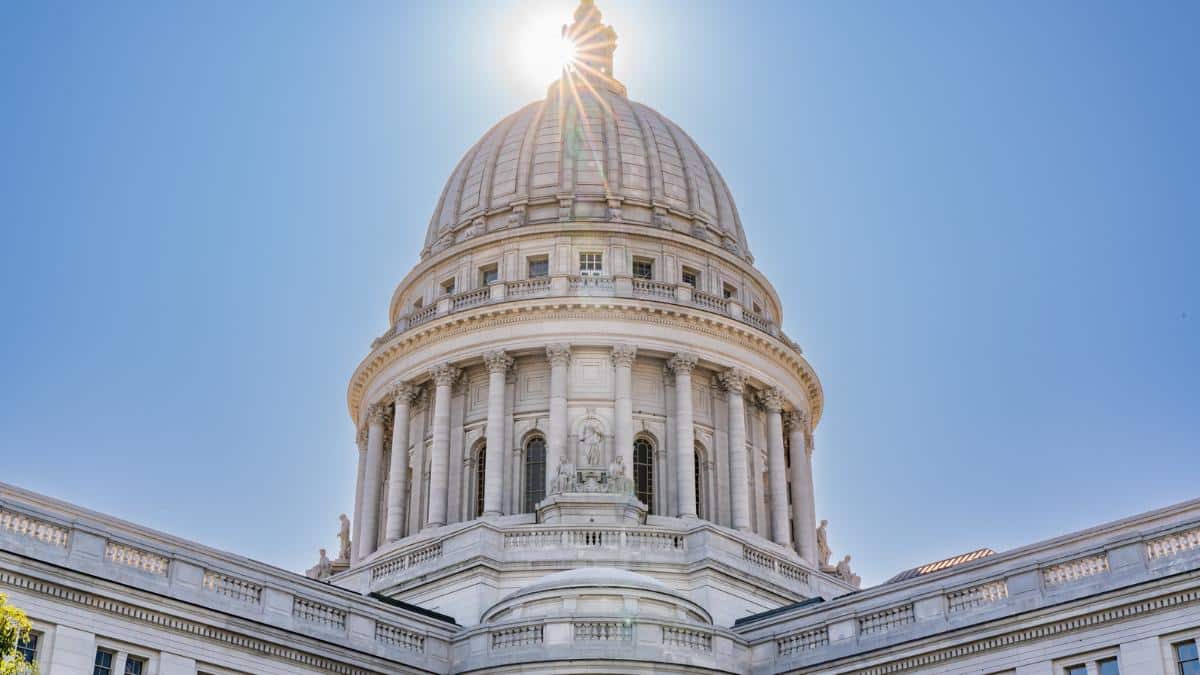 15 States With the Coolest Capitol Buildings - Is Yours on the List?