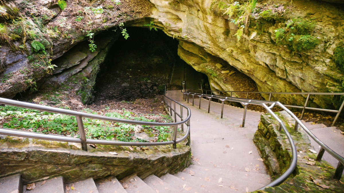 23 of the World's Natural Cave's Open To the Public