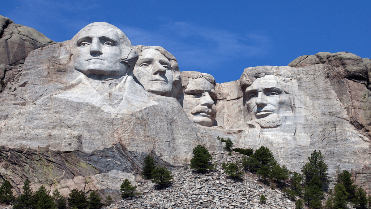 15 Uniquely American Landmarks Worth Visiting